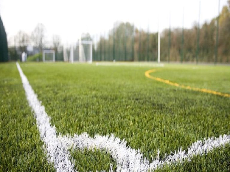 How to Maintain a 3g Pitch in Winter - Soft Surfaces